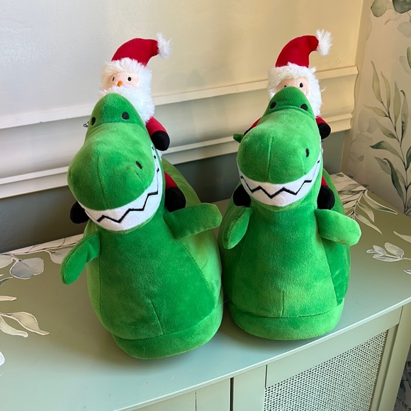 American Eagle Outfitters | Shoes | 977 American Eagle Santa On Trex ...